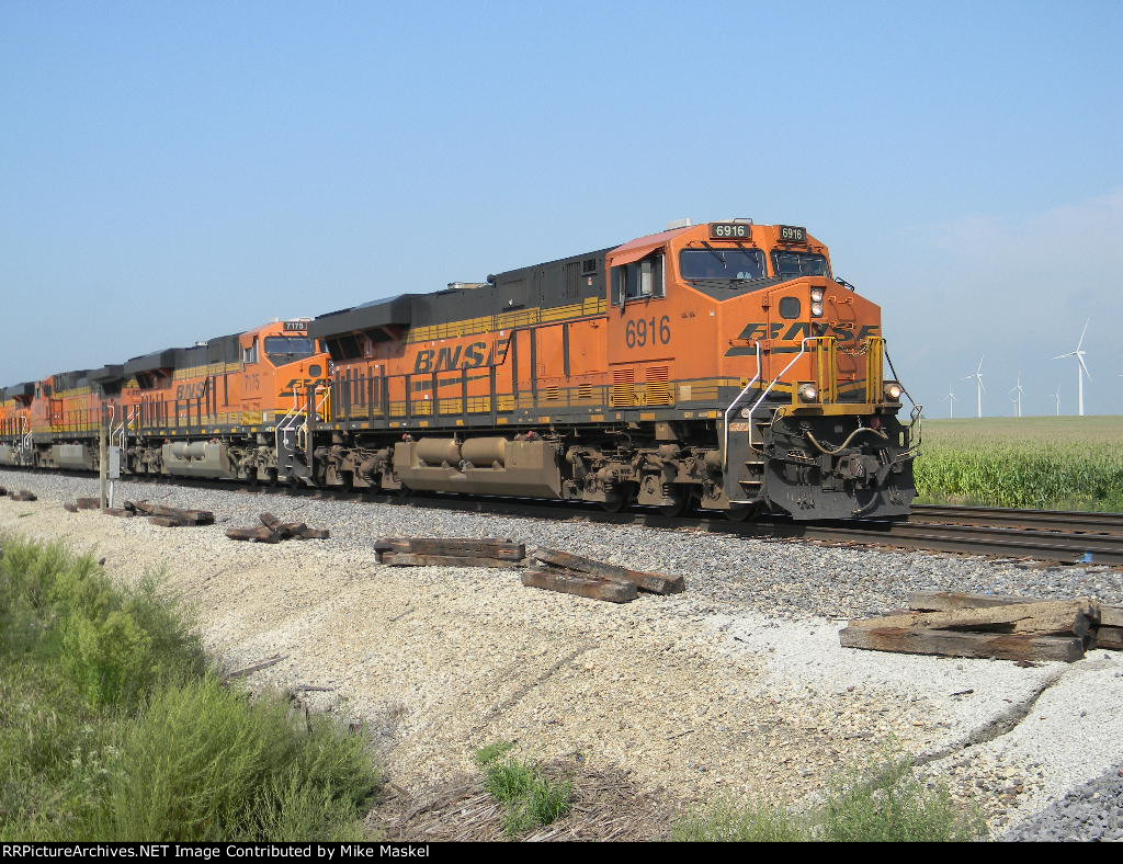 BNSF 6916